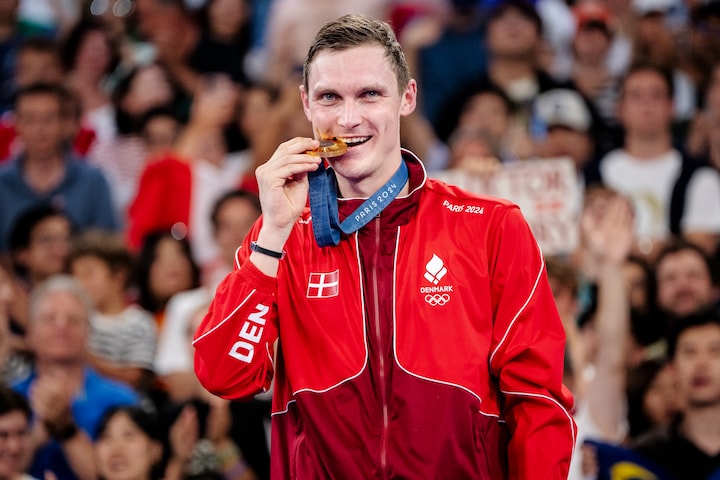 Exclusive Badminton Posters | Viktor Axelsen X THE PLAY®